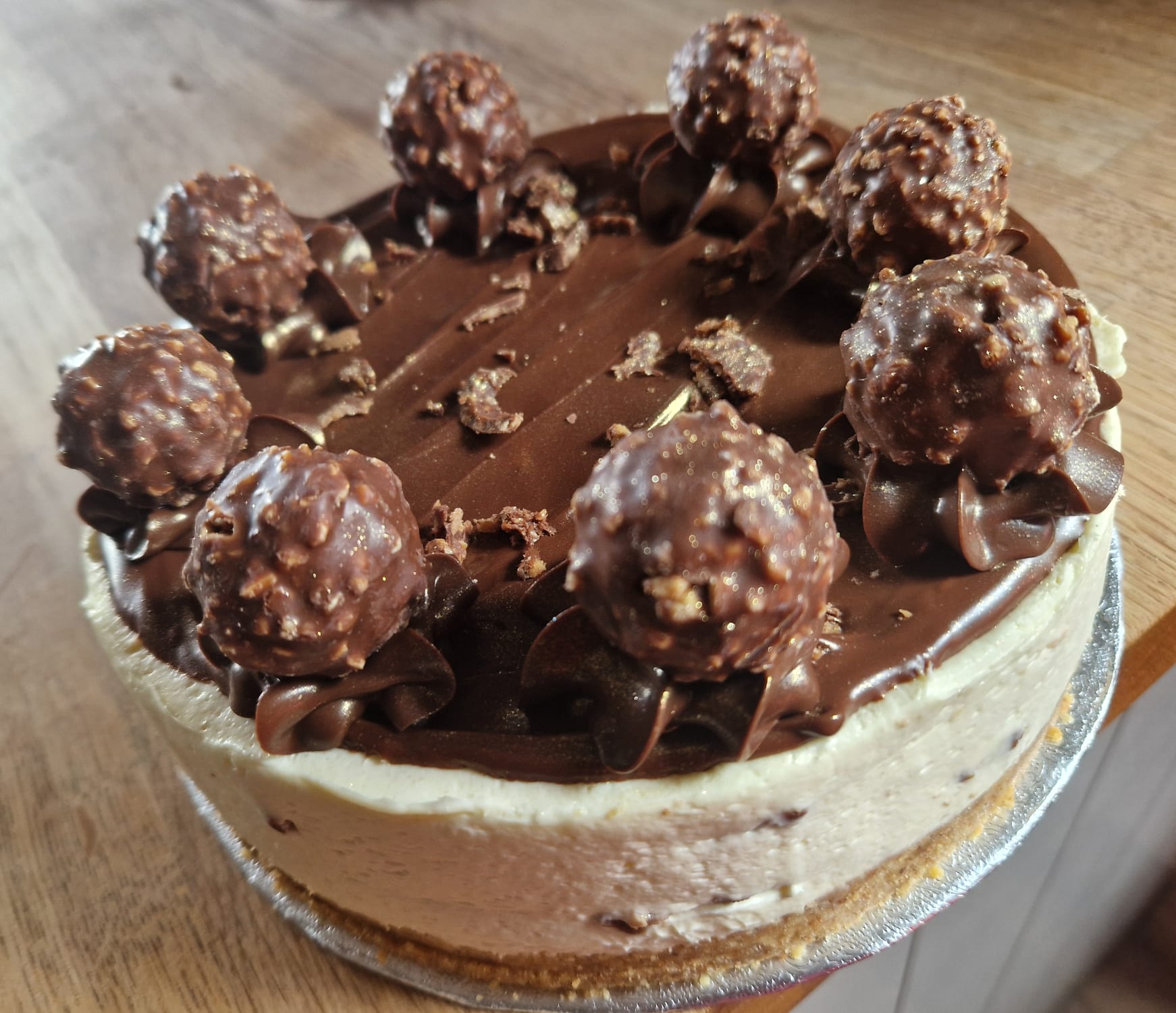 7″ Ferrero Rocher Cheesecake – Yorkshire Cakes